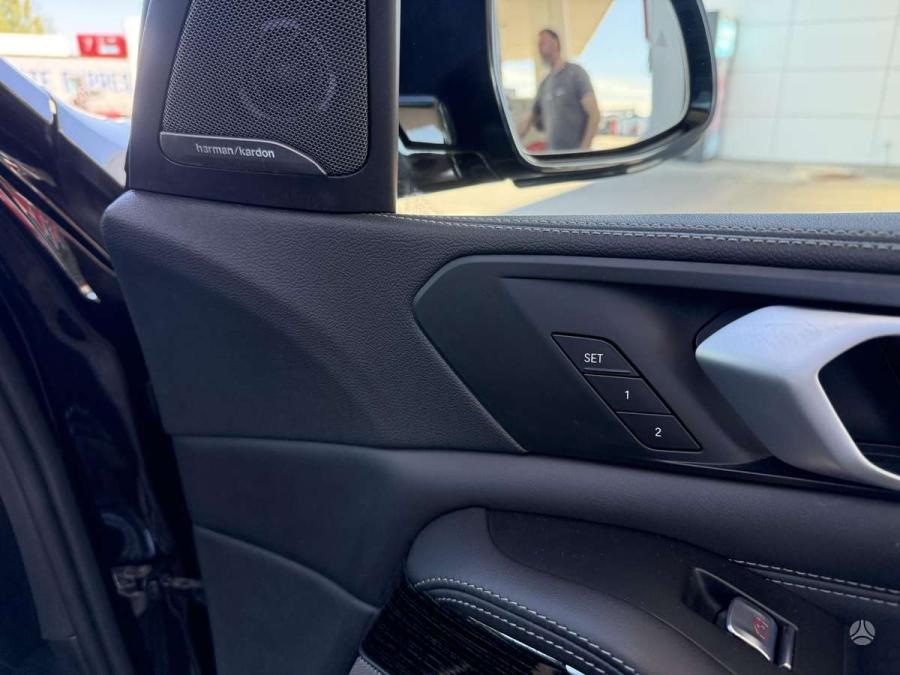 Melns BMW X7 2019 Tauragė, ar dzinēja tilpumu 2.99 L un nobraukumu 190 tūkst. km par 42900 €, foto 17 vietnē AUTOMOTO.COM.LV