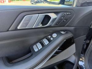 Melns BMW X7 2019 Tauragė, ar dzinēja tilpumu 2.99 L un nobraukumu 190 tūkst. km par 42900 €, foto 19 vietnē AUTOMOTO.COM.LV