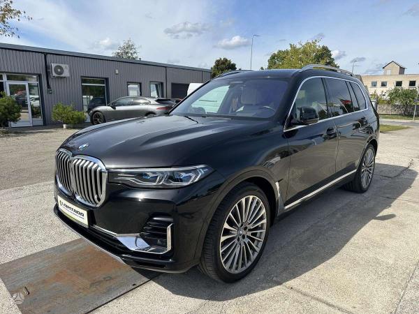 Black BMW X7 2019 in Telschi, with an engine capacity of 2.99 L and mileage of 150 thousand km for 40500 €, photo 1 on AUTOMOTO.COM.LV