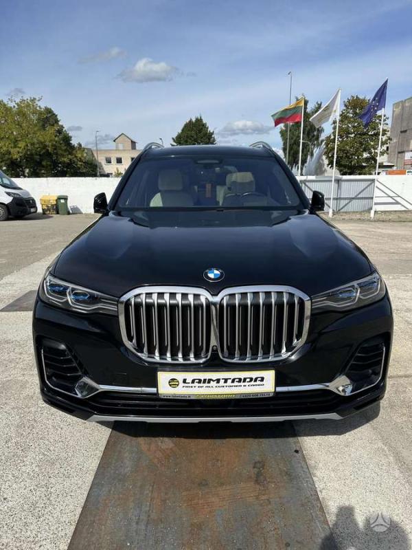 Black BMW X7 2019 in Telschi, with an engine capacity of 2.99 L and mileage of 150 thousand km for 40500 €, photo 3 on AUTOMOTO.COM.LV