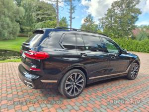 Black BMW X7 2019 in Tallinn, with an engine capacity of 3.00 L and mileage of 197 thousand km for 52000 €, photo 6 on AUTOMOTO.COM.LV