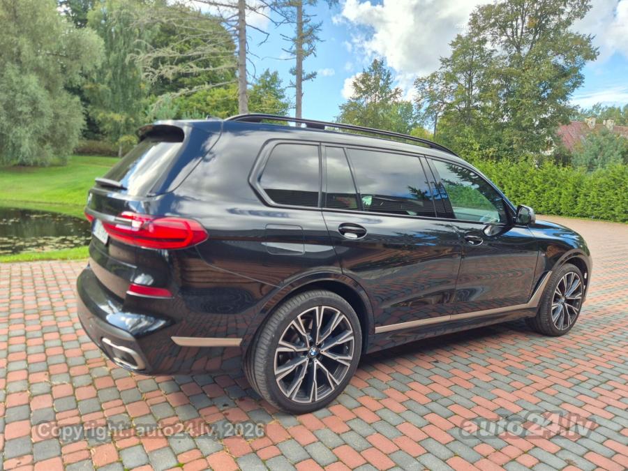 Black BMW X7 2019 in Tallinn, with an engine capacity of 3.00 L and mileage of 197 thousand km for 52000 €, photo 6 on AUTOMOTO.COM.LV