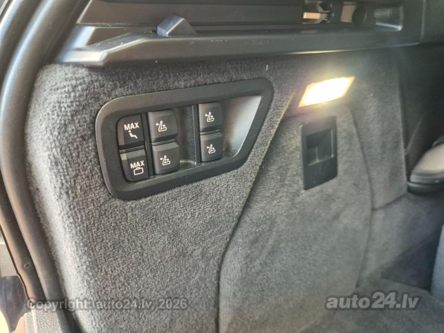 Black BMW X7 2019 in Tallinn, with an engine capacity of 3.00 L and mileage of 197 thousand km for 52000 €, photo 10 on AUTOMOTO.COM.LV
