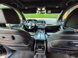 Black BMW X7 2019 in Tallinn, with an engine capacity of 3.00 L and mileage of 197 thousand km for 52000 €, photo 12 on AUTOMOTO.COM.LV