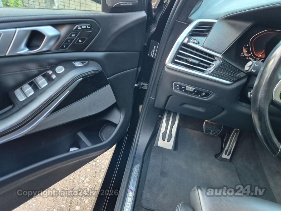 Black BMW X7 2019 in Tallinn, with an engine capacity of 3.00 L and mileage of 197 thousand km for 52000 €, photo 15 on AUTOMOTO.COM.LV