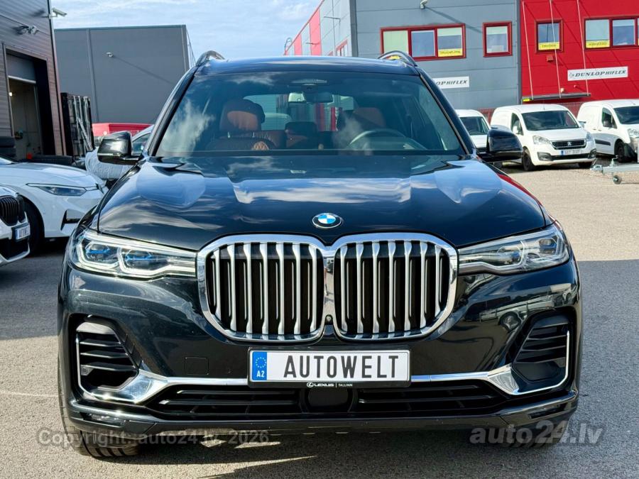 Black BMW X7 2019 in Tallinn, with an engine capacity of 3.00 L and mileage of 89 thousand km for 49900 €, photo 3 on AUTOMOTO.COM.LV