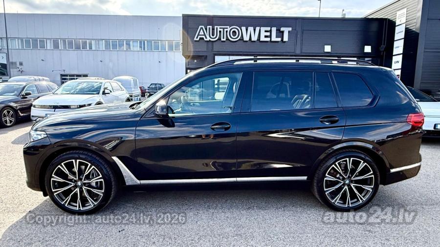 Black BMW X7 2019 in Tallinn, with an engine capacity of 3.00 L and mileage of 89 thousand km for 49900 €, photo 6 on AUTOMOTO.COM.LV
