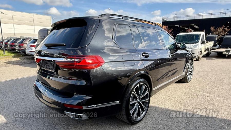 Black BMW X7 2019 in Tallinn, with an engine capacity of 3.00 L and mileage of 89 thousand km for 49900 €, photo 7 on AUTOMOTO.COM.LV