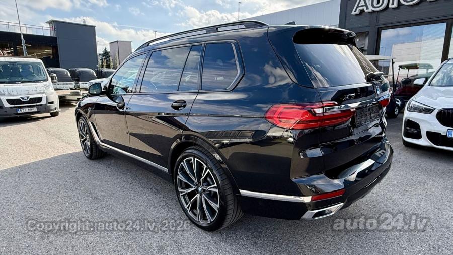 Black BMW X7 2019 in Tallinn, with an engine capacity of 3.00 L and mileage of 89 thousand km for 49900 €, photo 8 on AUTOMOTO.COM.LV