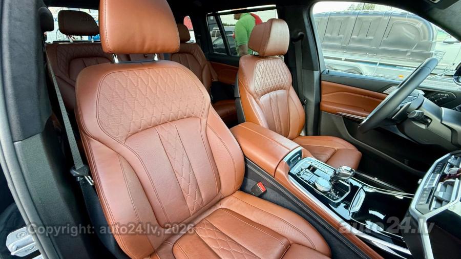Black BMW X7 2019 in Tallinn, with an engine capacity of 3.00 L and mileage of 89 thousand km for 49900 €, photo 16 on AUTOMOTO.COM.LV