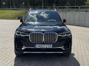 Black BMW X7 2019 in Vilnius, with an engine capacity of 3.00 L and mileage of 178 thousand km for 45990 €, photo 3 on AUTOMOTO.COM.LV