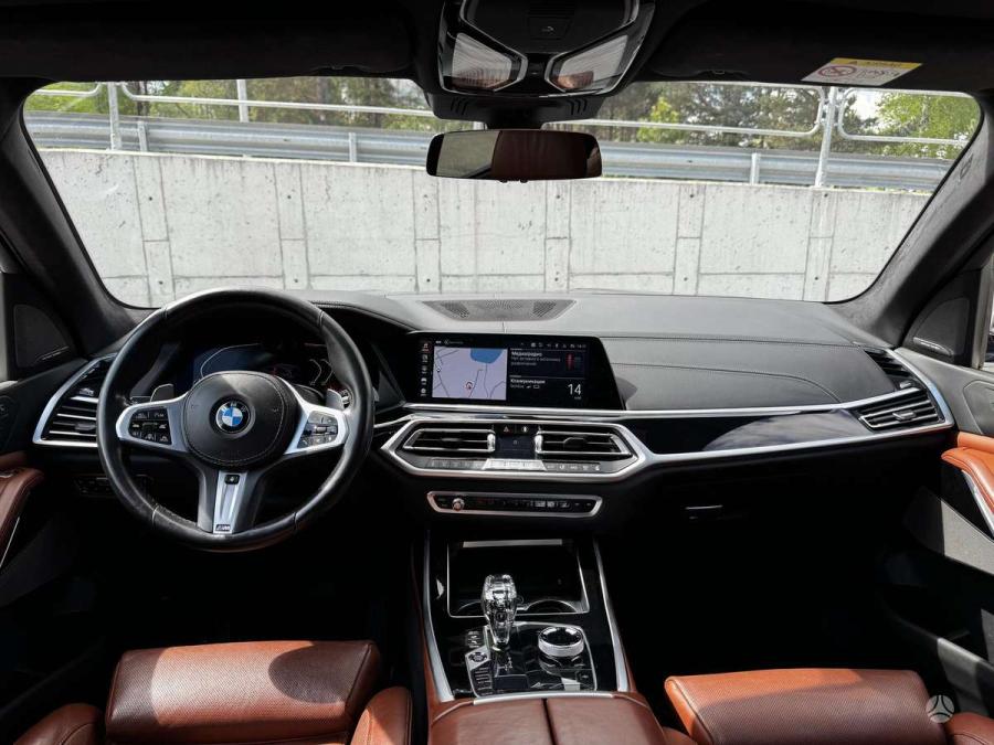 Black BMW X7 2019 in Vilnius, with an engine capacity of 3.00 L and mileage of 178 thousand km for 45990 €, photo 11 on AUTOMOTO.COM.LV
