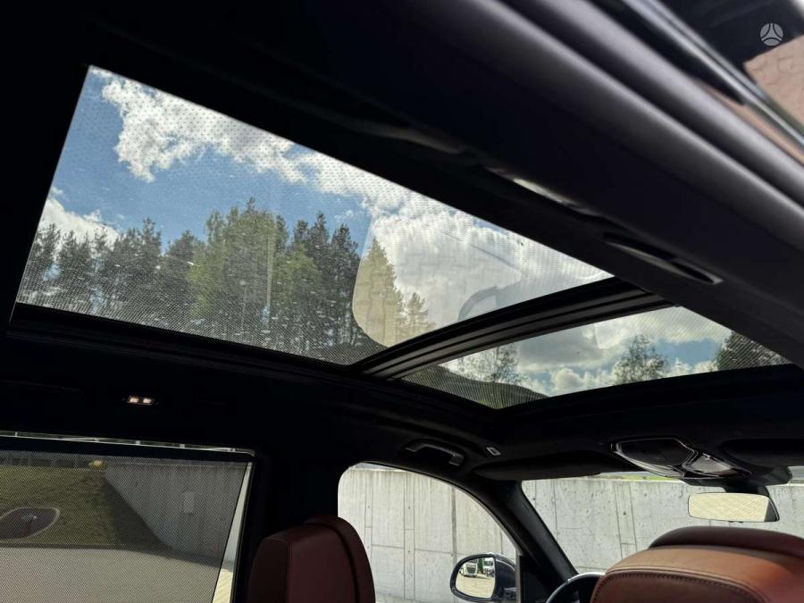 Black BMW X7 2019 in Vilnius, with an engine capacity of 3.00 L and mileage of 178 thousand km for 45990 €, photo 19 on AUTOMOTO.COM.LV