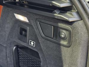 Black BMW X7 2019 in Vilnius, with an engine capacity of 3.00 L and mileage of 178 thousand km for 45990 €, photo 20 on AUTOMOTO.COM.LV