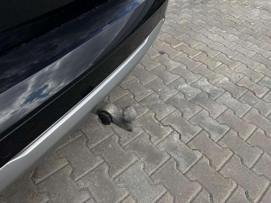 Black BMW X7 2019 in Vilnius, with an engine capacity of 3.00 L and mileage of 178 thousand km for 45990 €, photo 28 on AUTOMOTO.COM.LV