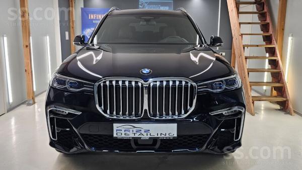 Melns BMW X7 2019 Tallina, ar dzinēja tilpumu 3.00 L un nobraukumu 67 tūkst. km par 69995 €, foto 1 vietnē AUTOMOTO.COM.LV