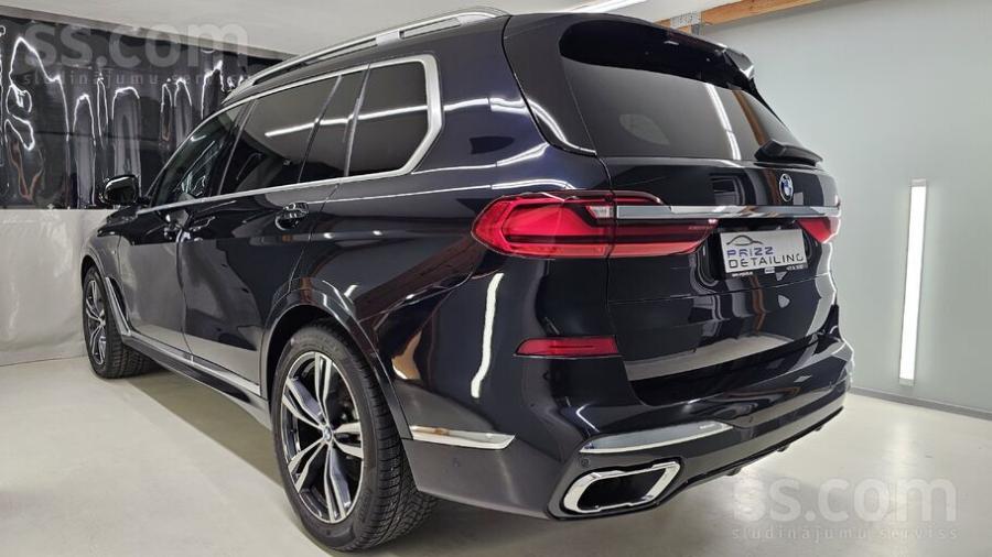 Black BMW X7 2019 in Tallinn, with an engine capacity of 3.00 L and mileage of 67 thousand km for 69995 €, photo 5 on AUTOMOTO.COM.LV