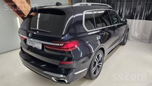 Black BMW X7 2019 in Tallinn, with an engine capacity of 3.00 L and mileage of 67 thousand km for 69995 €, photo 6 on AUTOMOTO.COM.LV