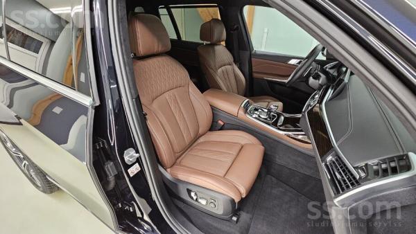 Melns BMW X7 2019 Tallina, ar dzinēja tilpumu 3.00 L un nobraukumu 67 tūkst. km par 69995 €, foto 10 vietnē AUTOMOTO.COM.LV