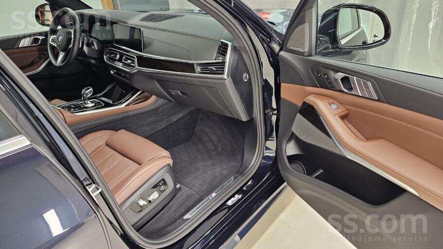 Black BMW X7 2019 in Tallinn, with an engine capacity of 3.00 L and mileage of 67 thousand km for 69995 €, photo 12 on AUTOMOTO.COM.LV