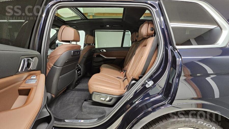 Black BMW X7 2019 in Tallinn, with an engine capacity of 3.00 L and mileage of 67 thousand km for 69995 €, photo 13 on AUTOMOTO.COM.LV