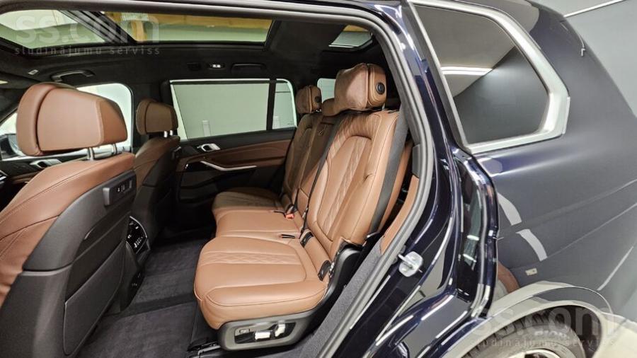 Black BMW X7 2019 in Tallinn, with an engine capacity of 3.00 L and mileage of 67 thousand km for 69995 €, photo 14 on AUTOMOTO.COM.LV