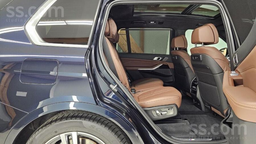 Black BMW X7 2019 in Tallinn, with an engine capacity of 3.00 L and mileage of 67 thousand km for 69995 €, photo 16 on AUTOMOTO.COM.LV