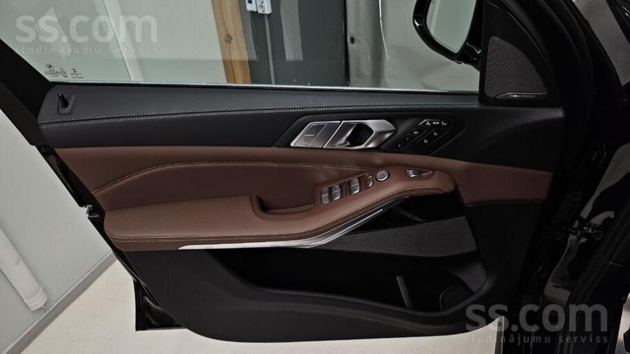 Black BMW X7 2019 in Tallinn, with an engine capacity of 3.00 L and mileage of 67 thousand km for 69995 €, photo 21 on AUTOMOTO.COM.LV