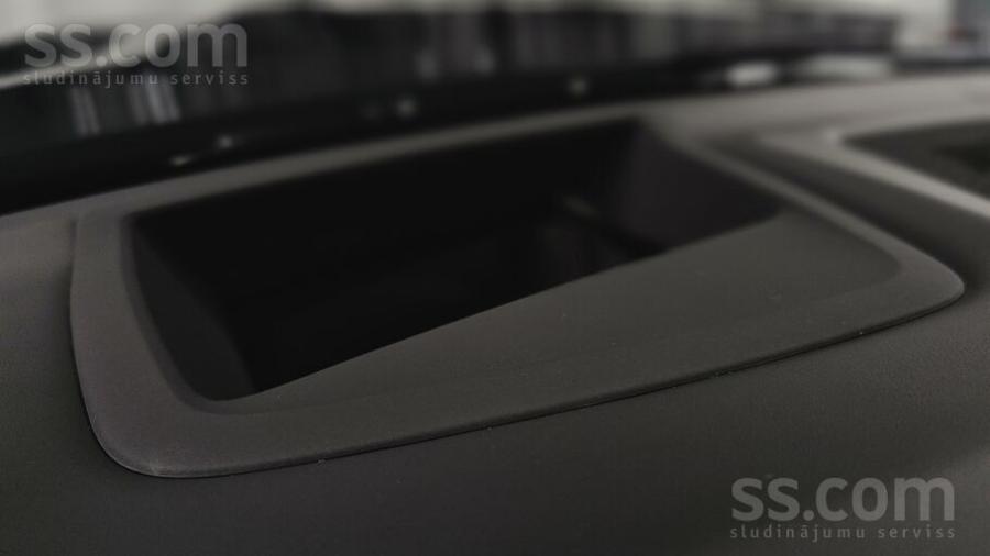 Black BMW X7 2019 in Tallinn, with an engine capacity of 3.00 L and mileage of 67 thousand km for 69995 €, photo 24 on AUTOMOTO.COM.LV