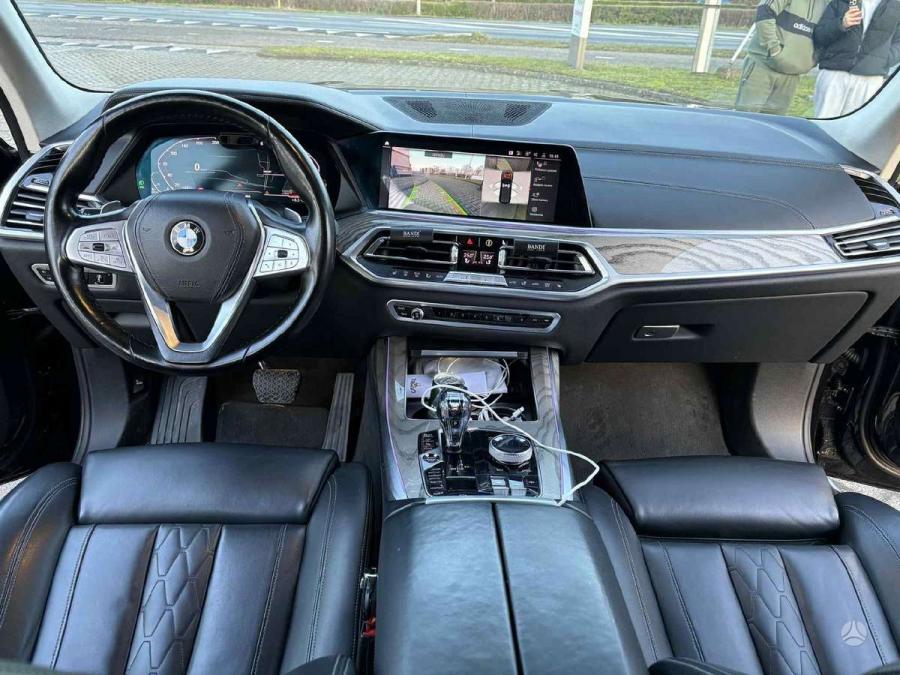 Melns BMW X7 2020 Marijampole, ar dzinēja tilpumu 2.99 L un nobraukumu 198 tūkst. km par 42950 €, foto 2 vietnē AUTOMOTO.COM.LV