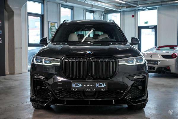 Black BMW X7 2020 in Kaunas, with an engine capacity of 2.99 L and mileage of 179 thousand km for 54950 €, photo 3 on AUTOMOTO.COM.LV