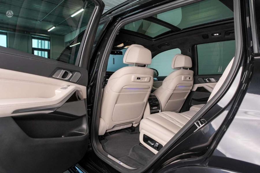 Melns BMW X7 2020 Kauņa, ar dzinēja tilpumu 2.99 L un nobraukumu 179 tūkst. km par 54950 €, foto 31 vietnē AUTOMOTO.COM.LV