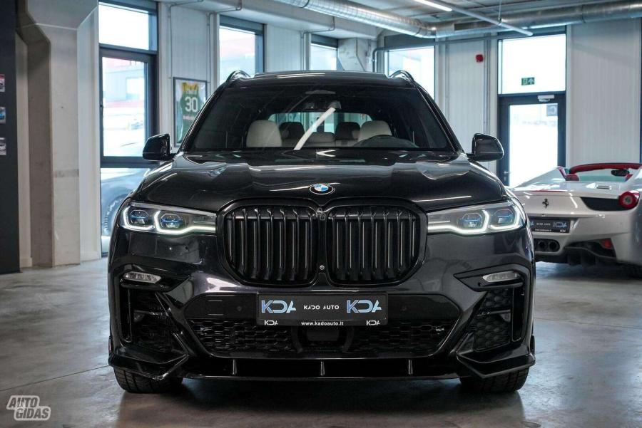 Black BMW X7 2020 in Marijampole, with an engine capacity of 3.00 L and mileage of 179 thousand km for 47950 €, photo 4 on AUTOMOTO.COM.LV