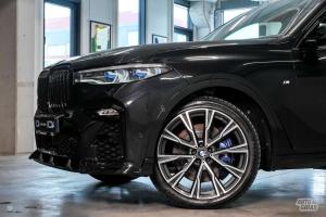 Black BMW X7 2020 in Marijampole, with an engine capacity of 3.00 L and mileage of 179 thousand km for 47950 €, photo 7 on AUTOMOTO.COM.LV
