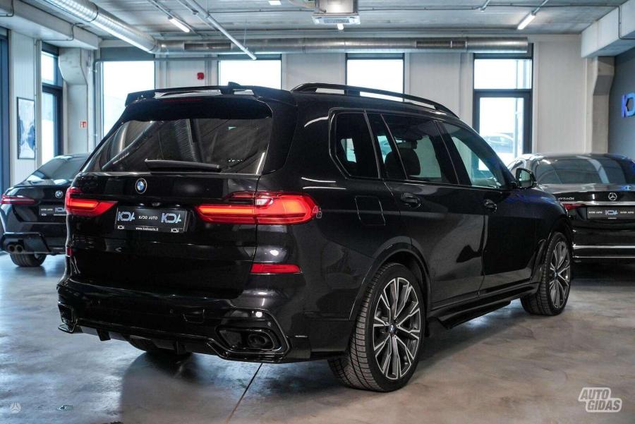 Black BMW X7 2020 in Marijampole, with an engine capacity of 3.00 L and mileage of 179 thousand km for 47950 €, photo 14 on AUTOMOTO.COM.LV
