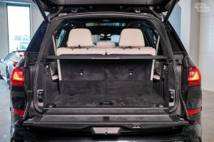 Black BMW X7 2020 in Marijampole, with an engine capacity of 3.00 L and mileage of 179 thousand km for 47950 €, photo 15 on AUTOMOTO.COM.LV