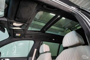 Black BMW X7 2020 in Marijampole, with an engine capacity of 3.00 L and mileage of 179 thousand km for 47950 €, photo 30 on AUTOMOTO.COM.LV