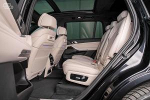 Black BMW X7 2020 in Marijampole, with an engine capacity of 3.00 L and mileage of 179 thousand km for 47950 €, photo 34 on AUTOMOTO.COM.LV