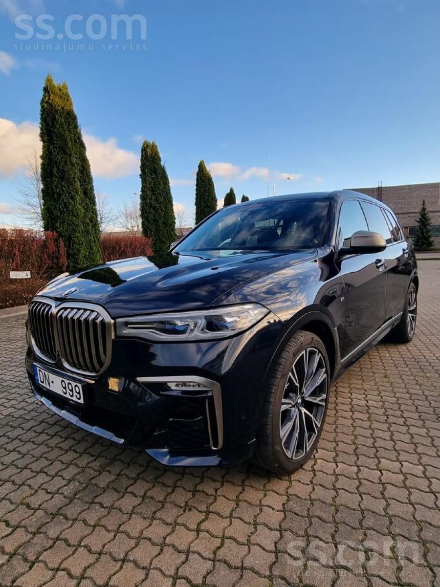 Black BMW X7 2020 in Riga, with an engine capacity of 3.00 L and mileage of 79 thousand km for 64400 €, photo 1 on AUTOMOTO.COM.LV