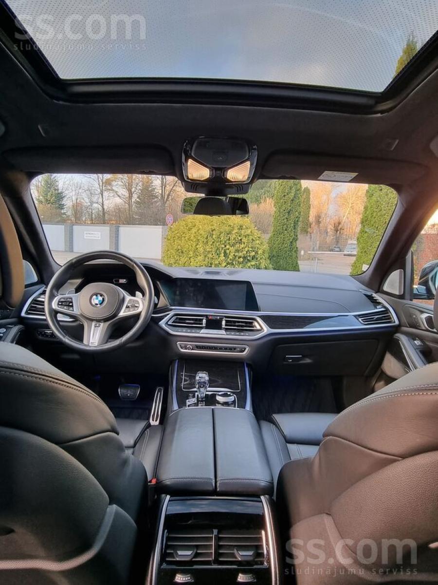 Black BMW X7 2020 in Riga, with an engine capacity of 3.00 L and mileage of 79 thousand km for 64400 €, photo 7 on AUTOMOTO.COM.LV