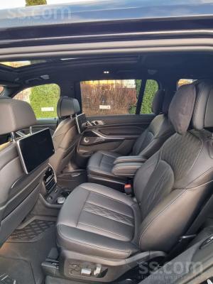 Black BMW X7 2020 in Riga, with an engine capacity of 3.00 L and mileage of 79 thousand km for 64400 €, photo 8 on AUTOMOTO.COM.LV