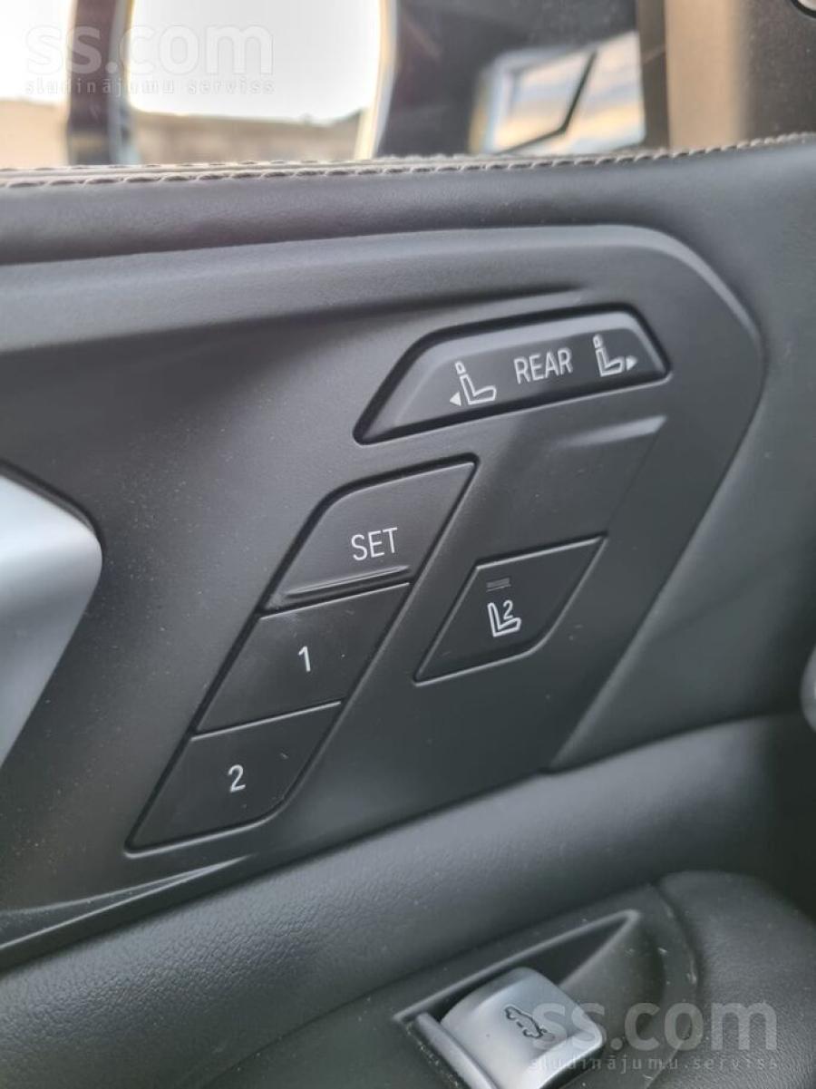 Black BMW X7 2020 in Riga, with an engine capacity of 3.00 L and mileage of 79 thousand km for 64400 €, photo 13 on AUTOMOTO.COM.LV