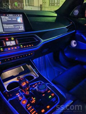 Black BMW X7 2020 in Riga, with an engine capacity of 3.00 L and mileage of 79 thousand km for 64400 €, photo 15 on AUTOMOTO.COM.LV
