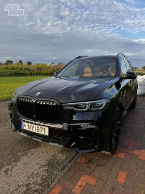 Black BMW X7 2020 in Vilnius, with an engine capacity of 4.40 L and mileage of 62 thousand km for 50000 €, photo  on AUTOMOTO.COM.LV