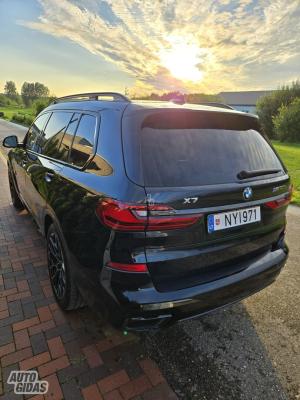 Black BMW X7 2020 in Vilnius, with an engine capacity of 4.40 L and mileage of 62 thousand km for 50000 €, photo 5 on AUTOMOTO.COM.LV
