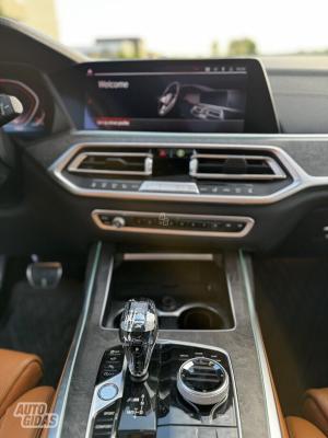 Black BMW X7 2020 in Vilnius, with an engine capacity of 4.40 L and mileage of 62 thousand km for 50000 €, photo 8 on AUTOMOTO.COM.LV