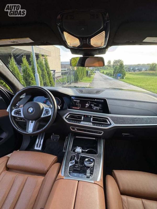 Black BMW X7 2020 in Vilnius, with an engine capacity of 4.40 L and mileage of 62 thousand km for 50000 €, photo 9 on AUTOMOTO.COM.LV