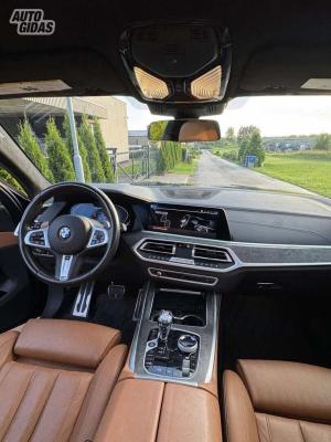 Black BMW X7 2020 in Vilnius, with an engine capacity of 4.40 L and mileage of 62 thousand km for 50000 €, photo 10 on AUTOMOTO.COM.LV