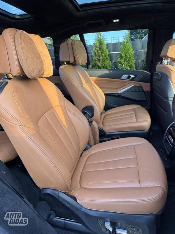 Black BMW X7 2020 in Vilnius, with an engine capacity of 4.40 L and mileage of 62 thousand km for 50000 €, photo 10 on AUTOMOTO.COM.LV
