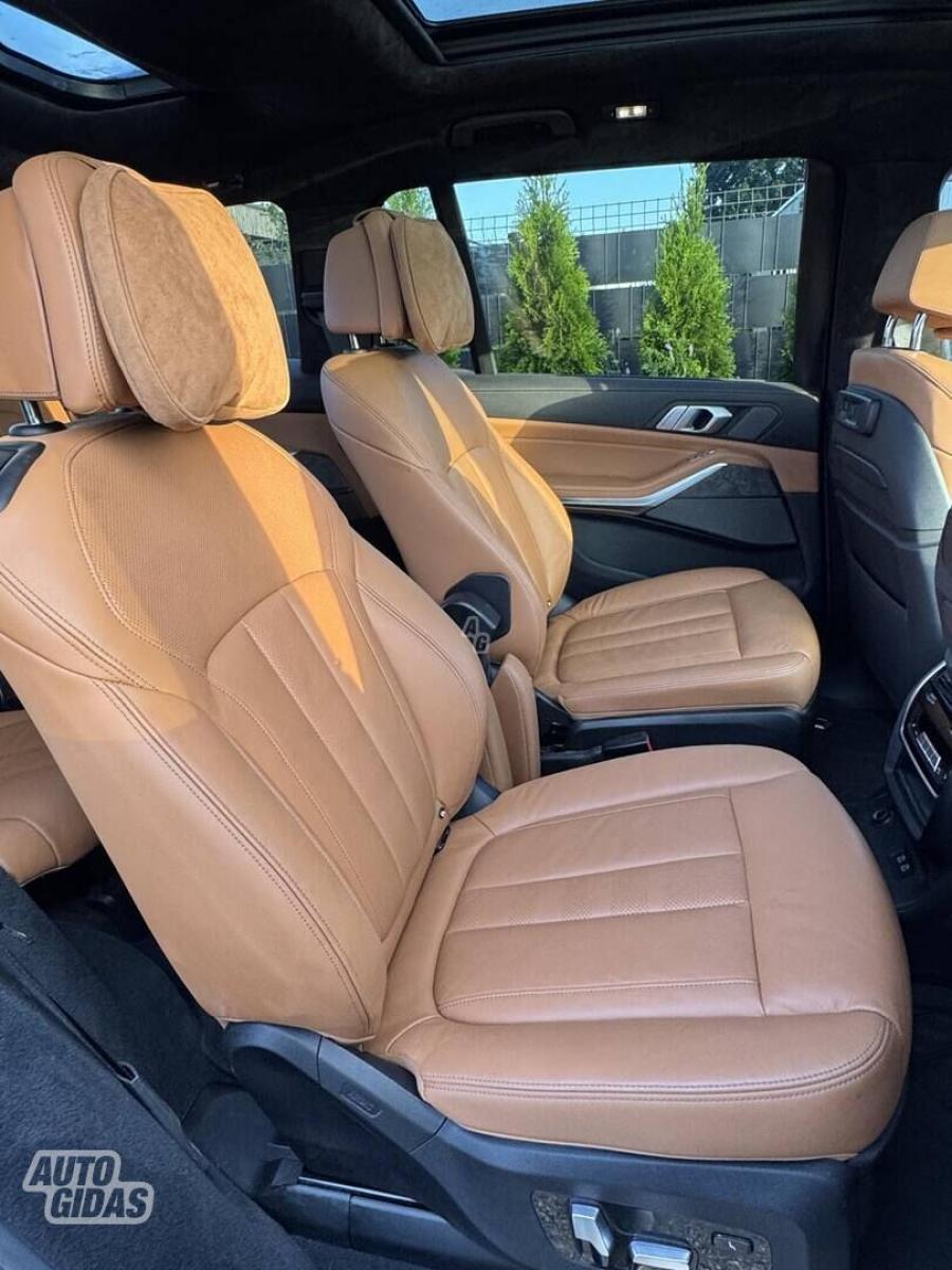 Black BMW X7 2020 in Vilnius, with an engine capacity of 4.40 L and mileage of 62 thousand km for 50000 €, photo 11 on AUTOMOTO.COM.LV
